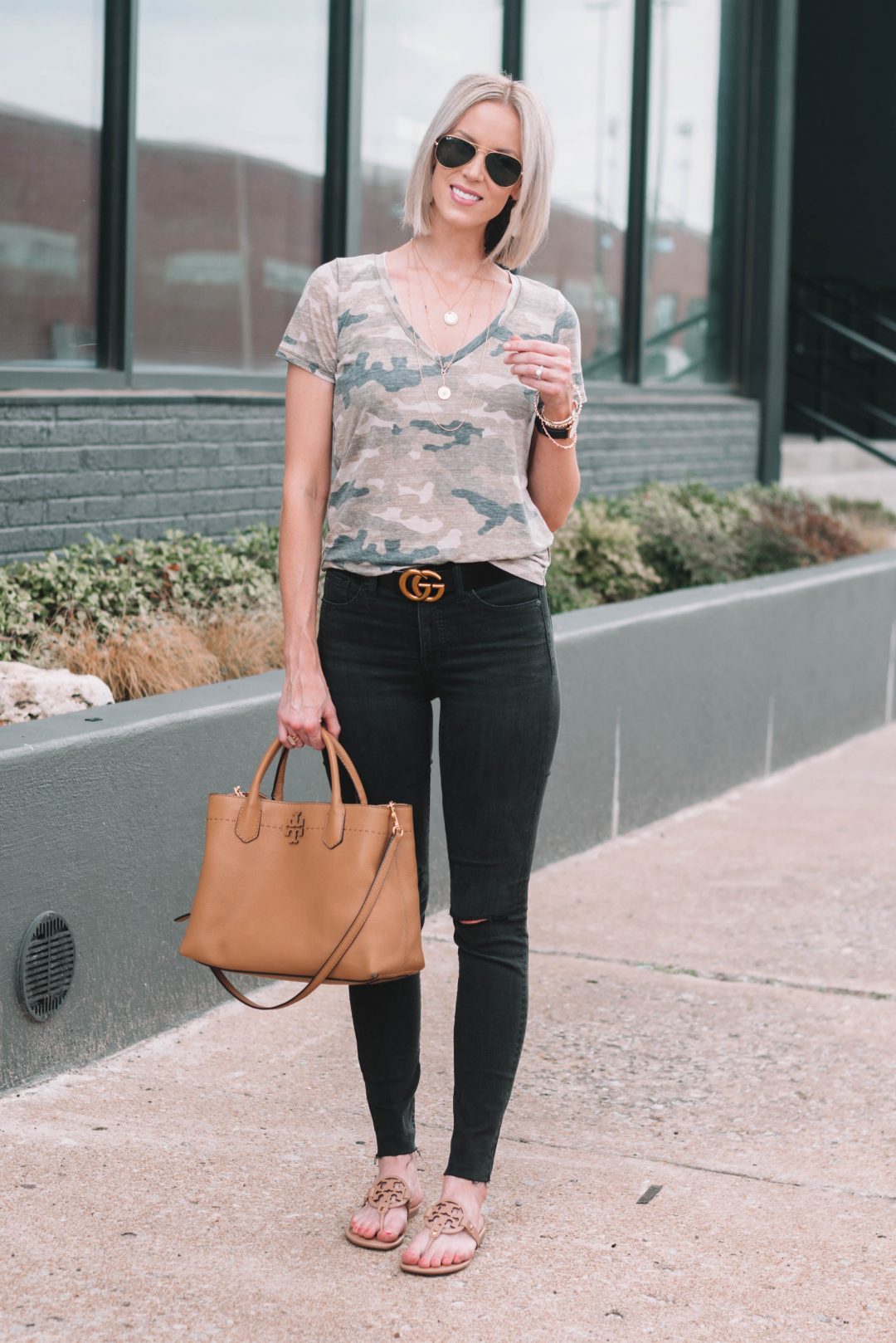 When To Tuck & Not Tuck Your Shirt Plus How - Your Guide to Front Tuck ...