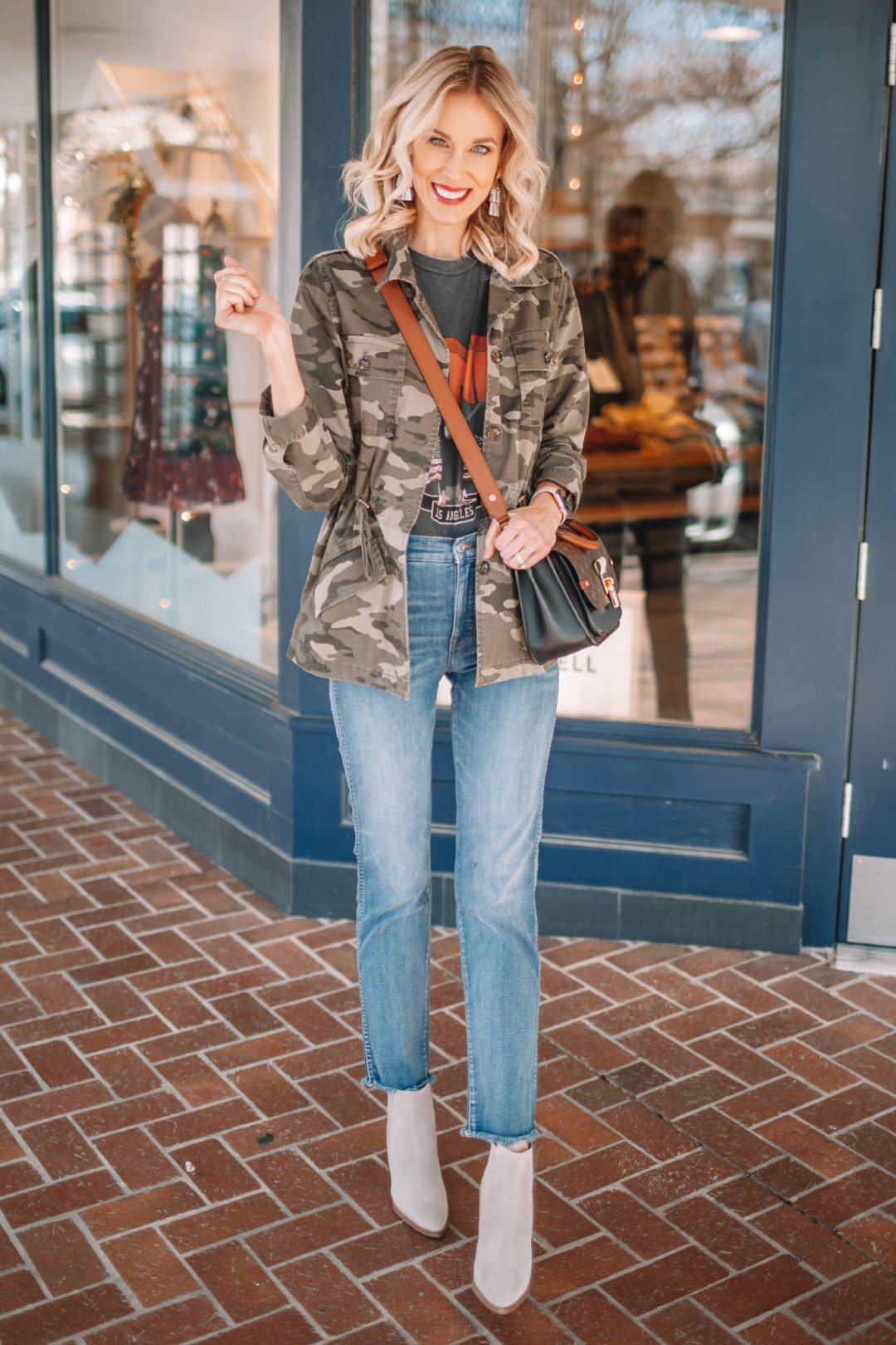 How to Wear a Utility Jacket - 8 Utility Jacket Outfits - Straight A Style