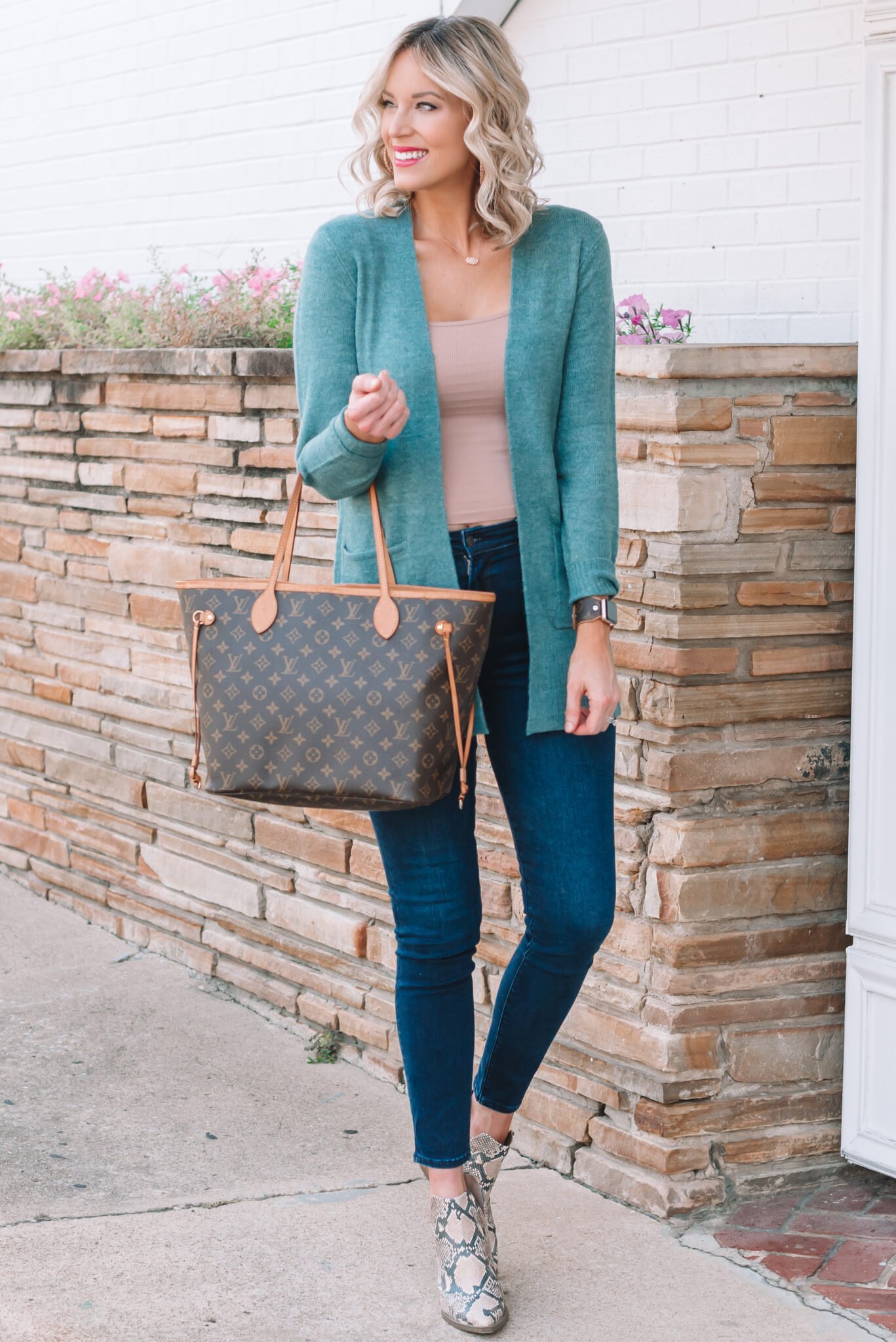 Fall Cardigan Outfit - Straight A Style